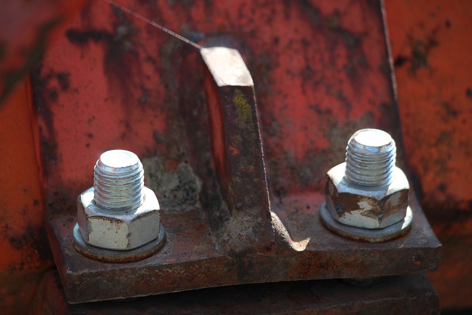 Industry Woes: 5 Ways of Dealing with a Damaged Screw - Eddie Reva